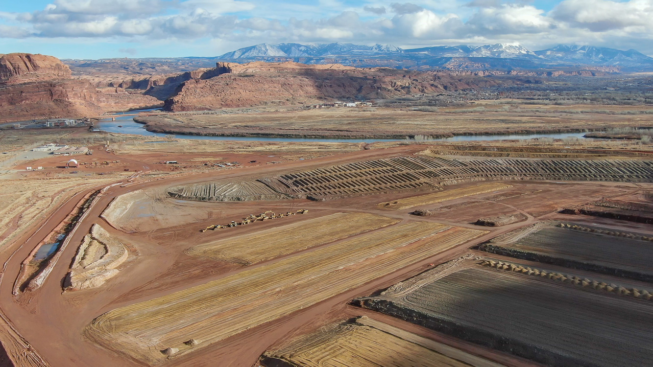 Drone videos and photos: uranium tailings and Colorado River near Moab ...