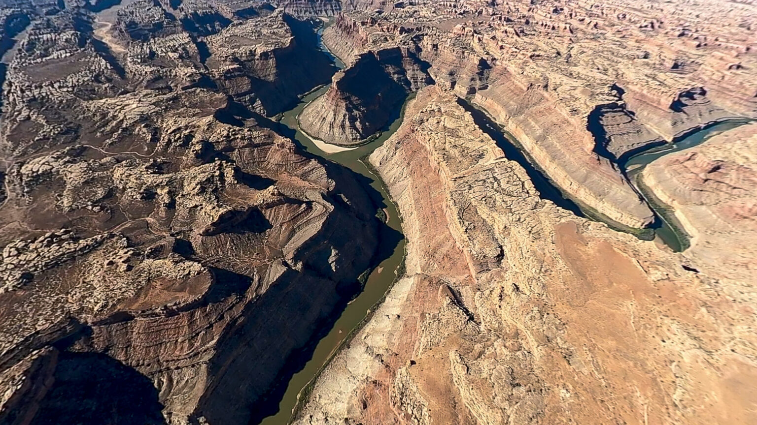 Aerial Videos: Colorado-Green River Confluence - The Water Desk