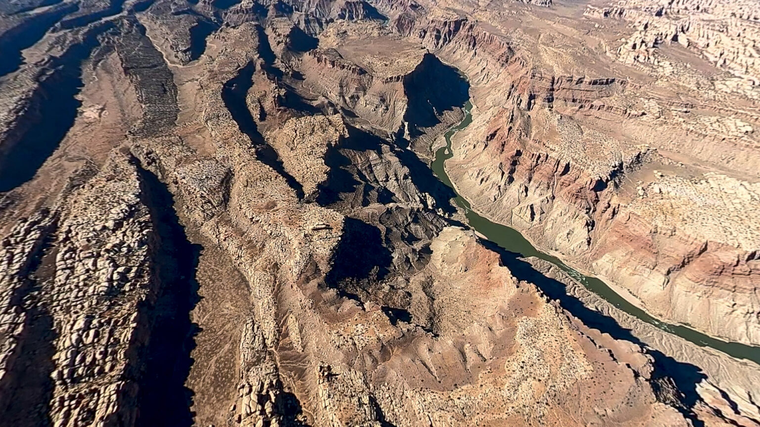 Aerial Videos: Colorado-Green River Confluence - The Water Desk